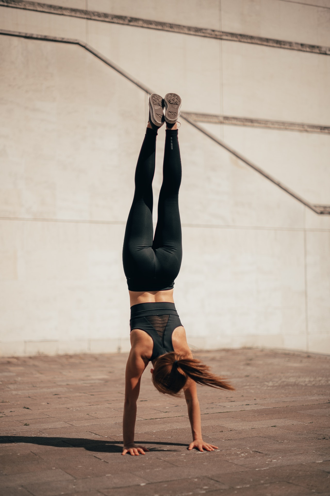 Handstand Training - Matilda Iglesias